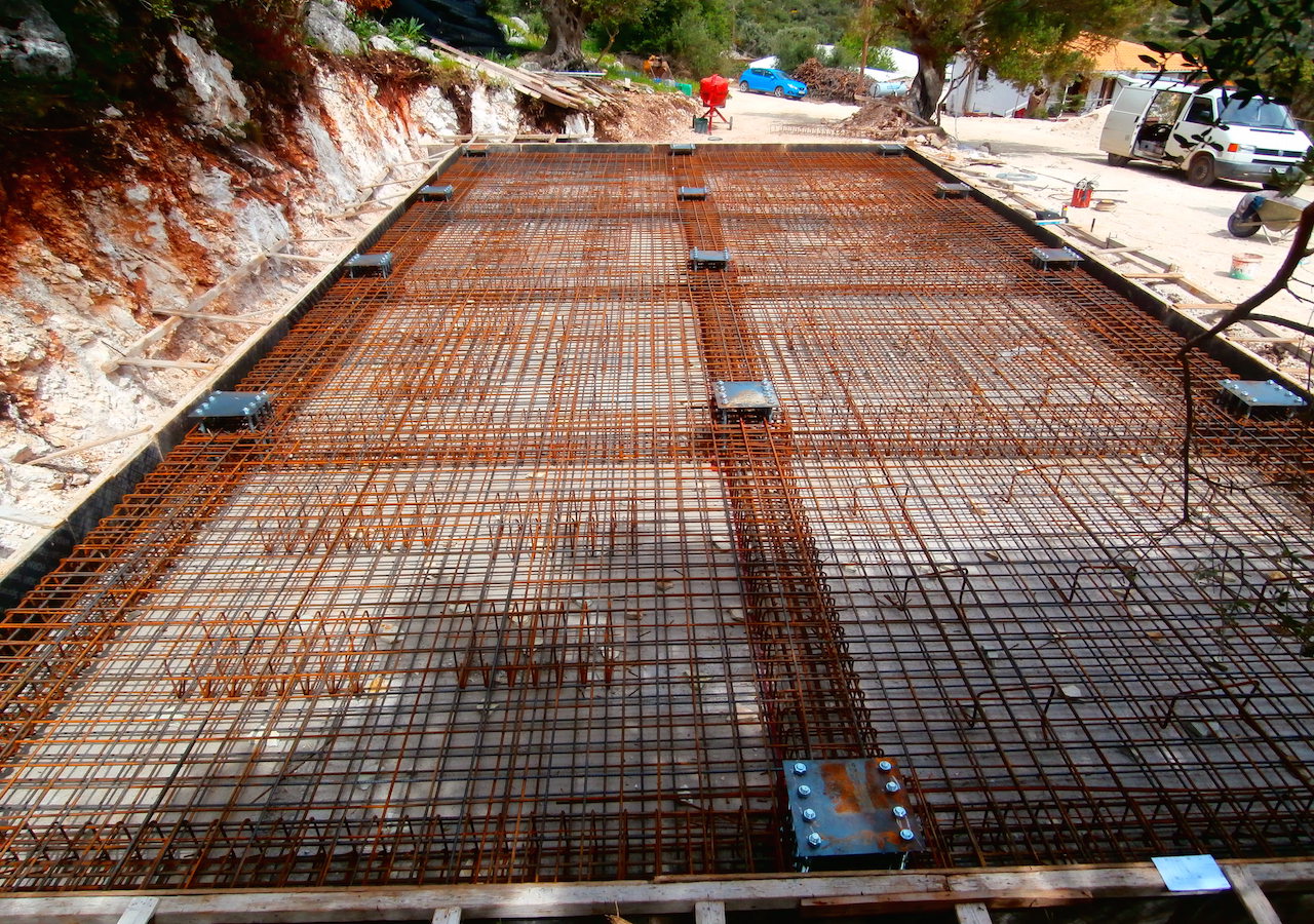 ΚΑΤΑΣΚΕΥΗ ΒΑΣΗΣ ΓΙΑ ΜΕΤΑΛΛΙΚΟ ΚΤΙΡΙΟ – NGA KOUMPARELOS